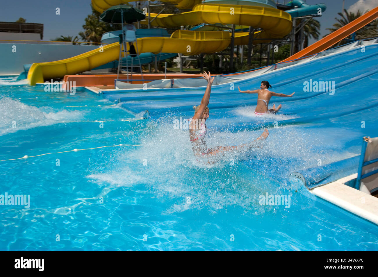 Water slide splash hi-res stock photography and images - Alamy