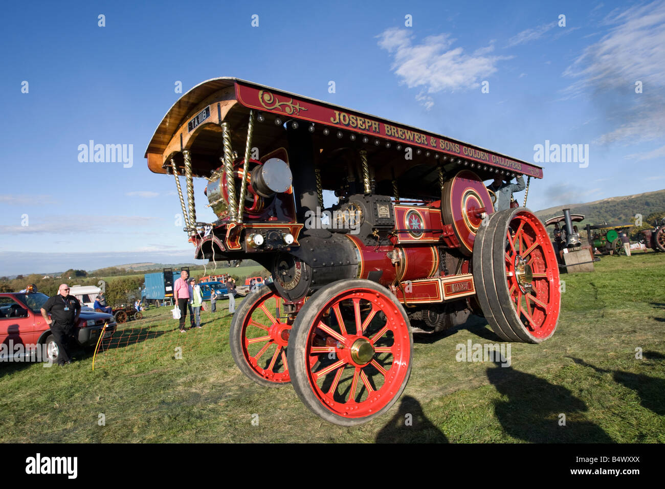 Blue steam traction engine hi-res stock photography and images - Alamy