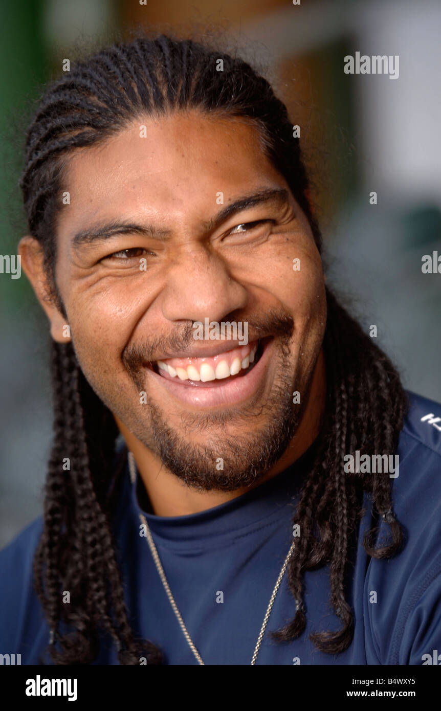 GLOUCESTER AND ENGLAND RUGBY PLAYER LESLEY VAINIKOLO SEP 2007 UK Stock ...