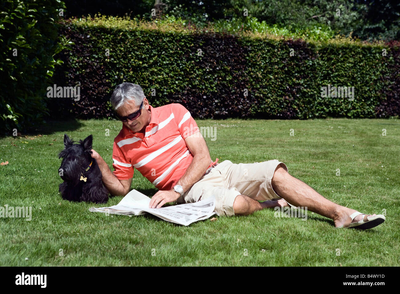 Laying paper hi-res stock photography and images - Alamy