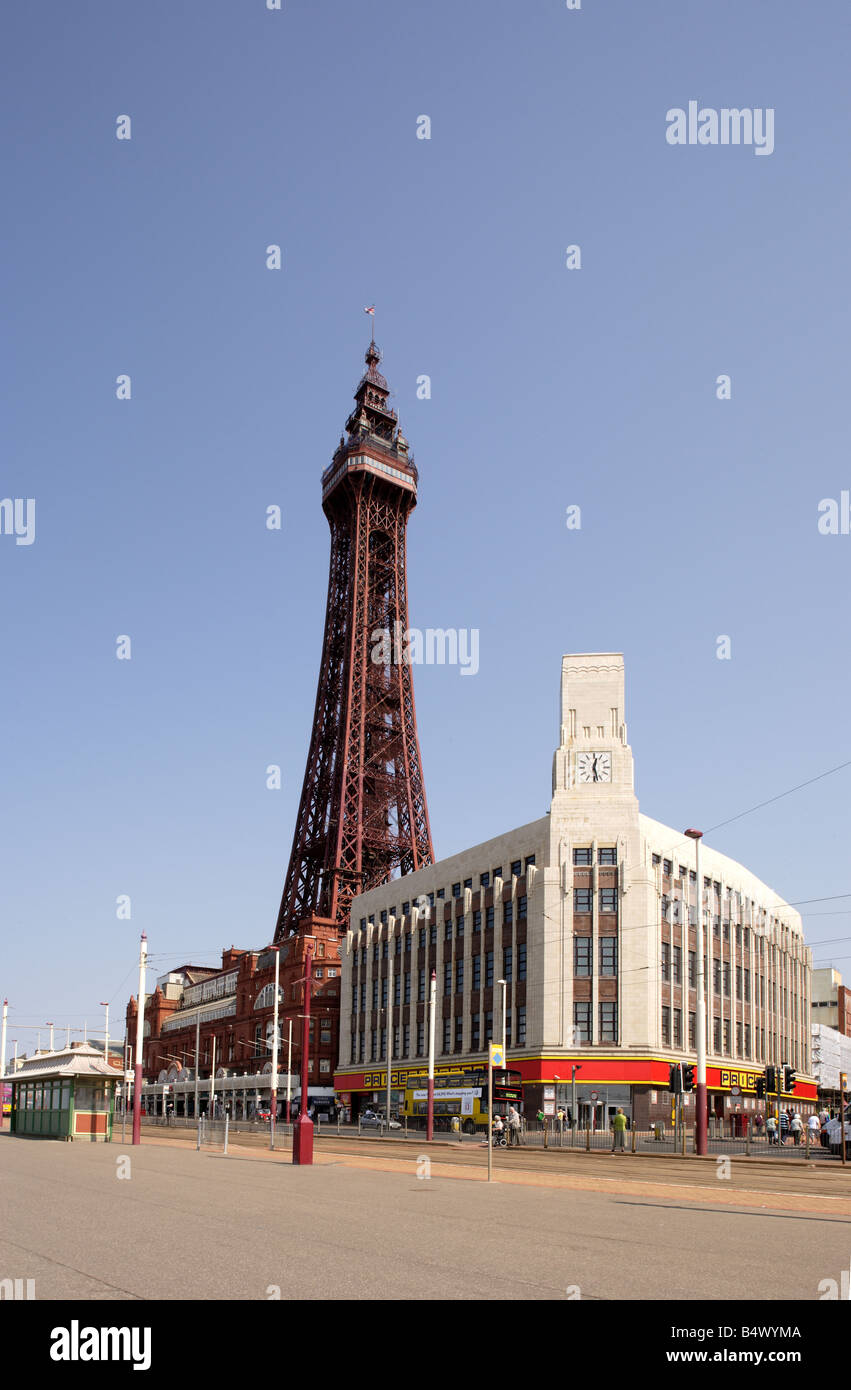 Blackpool shops hi-res stock photography and images - Alamy
