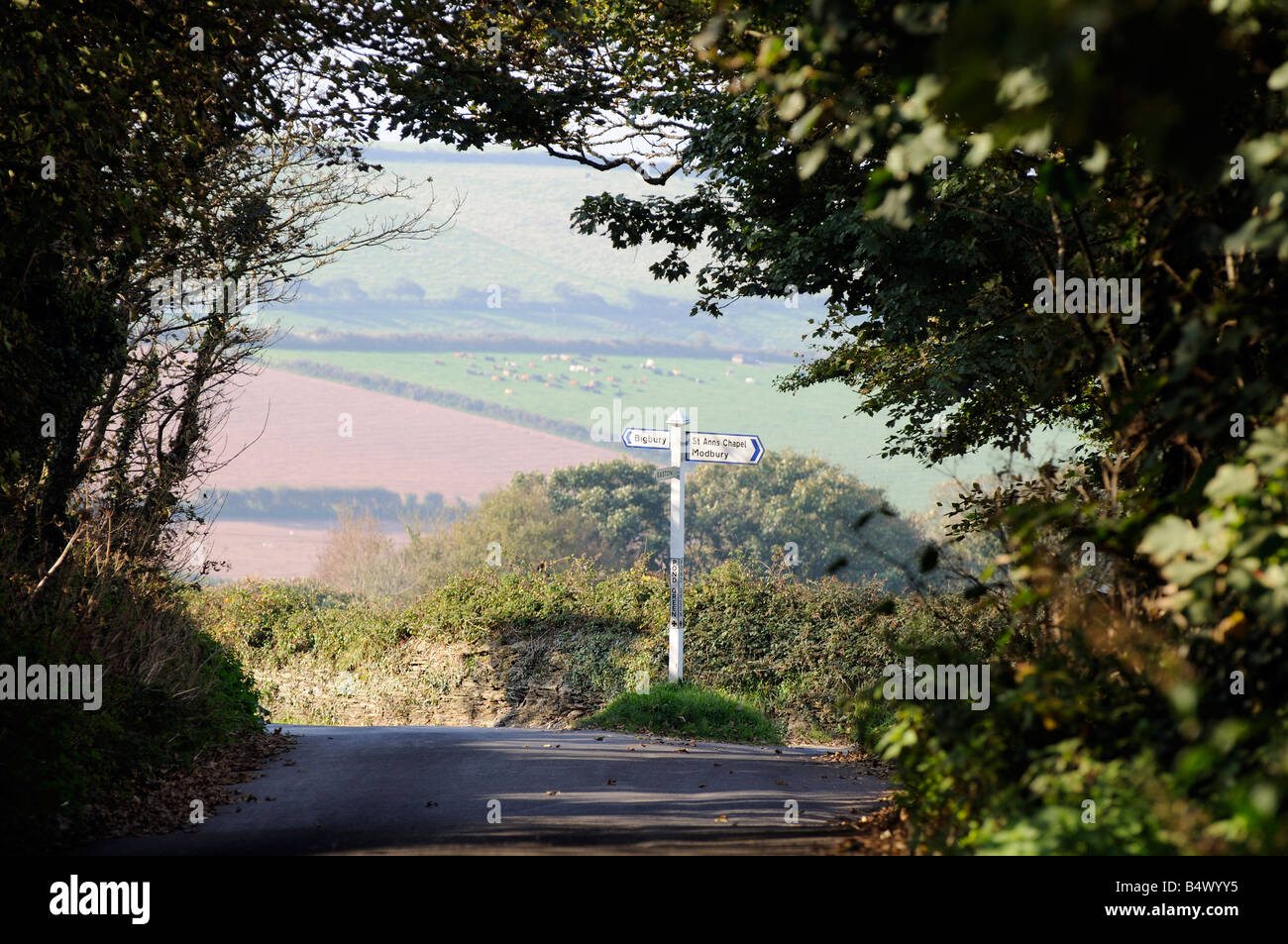 English road signpost hi-res stock photography and images - Alamy