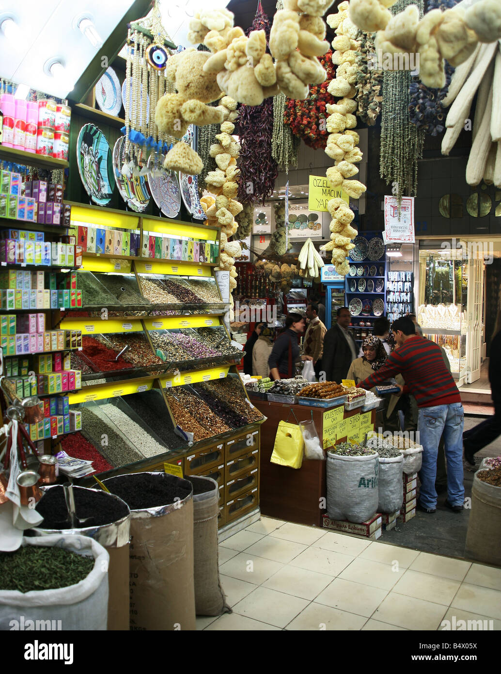 Interior of a Spices shop in The Spice Bazaar of Istanbul Stock Photo ...