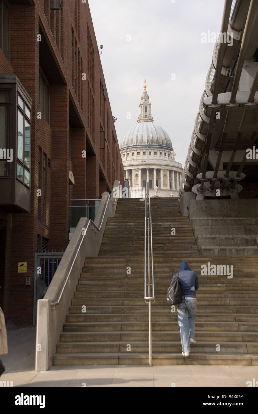 St pauls cathedral steps hi-res stock photography and images - Alamy