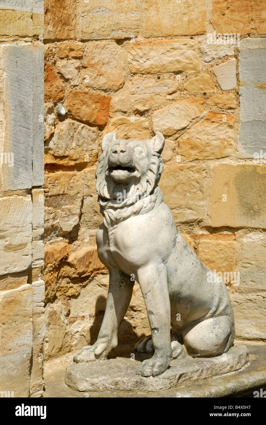 Sculpture of dog, Hever Castle, Kent Stock Photo - Alamy