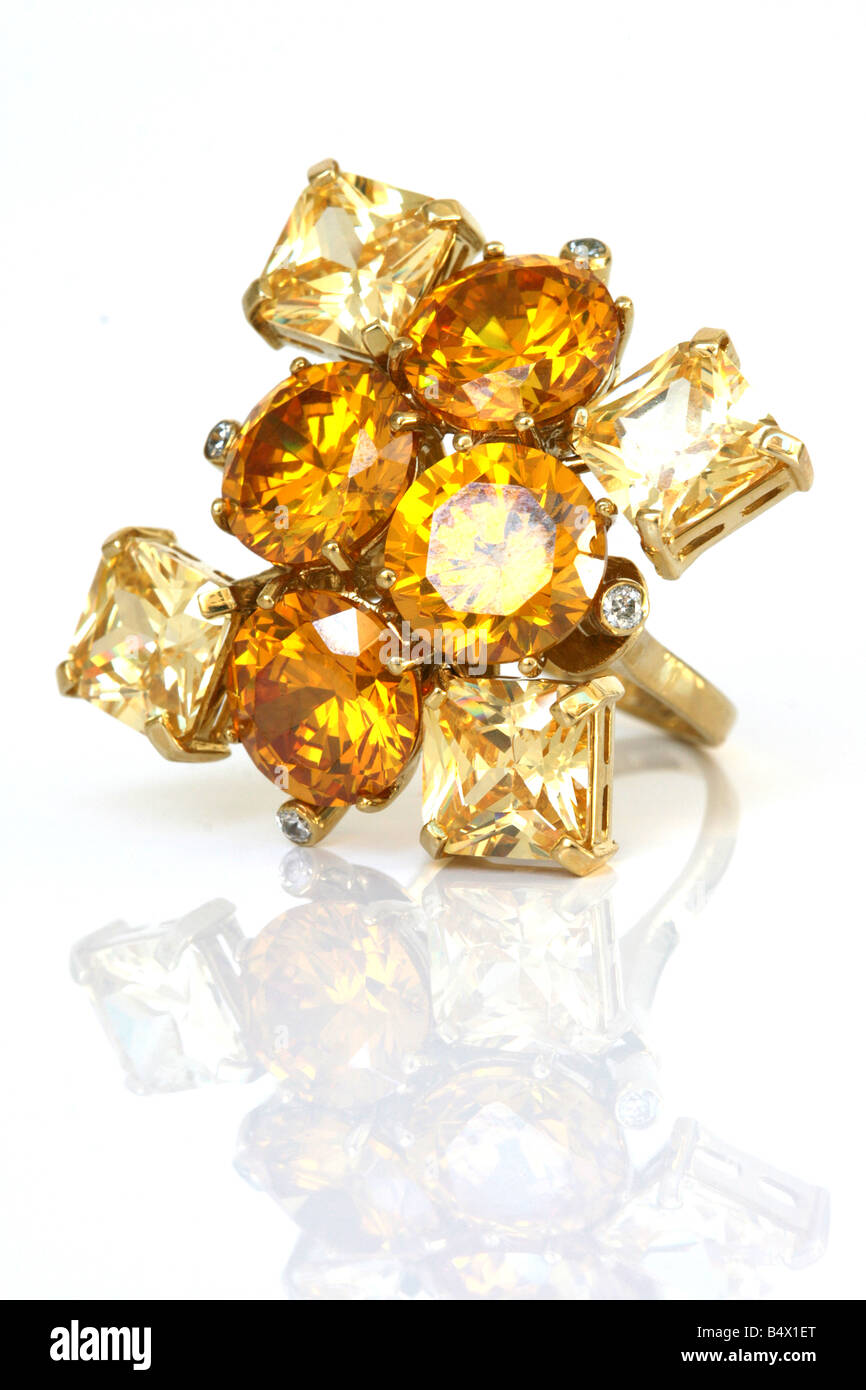 precius gem stone gold ring with reflection isolated on white Stock ...