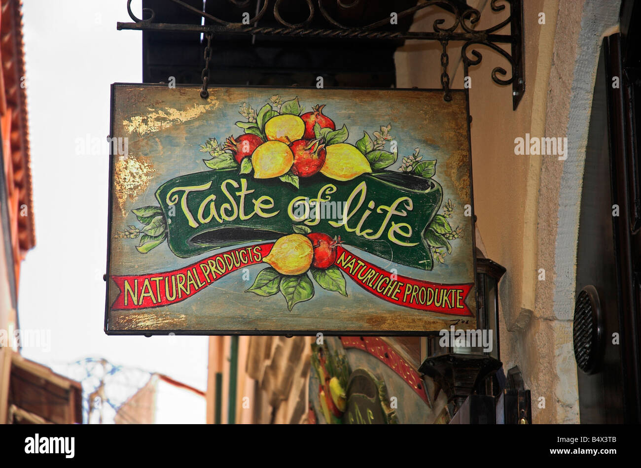 Greek retail shop sign hi-res stock photography and images - Alamy