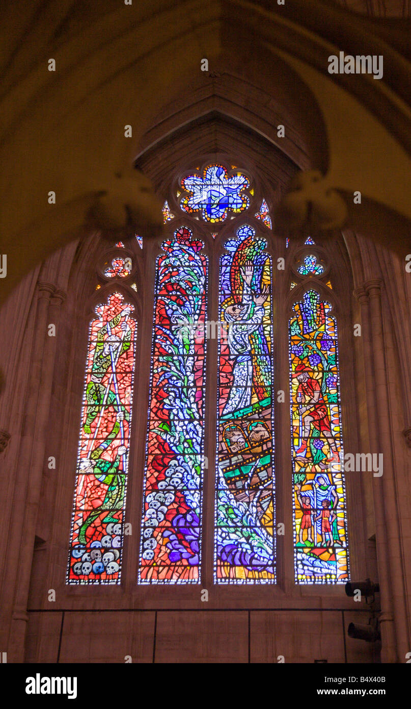 Dynamic stained glass window hi-res stock photography and images - Alamy