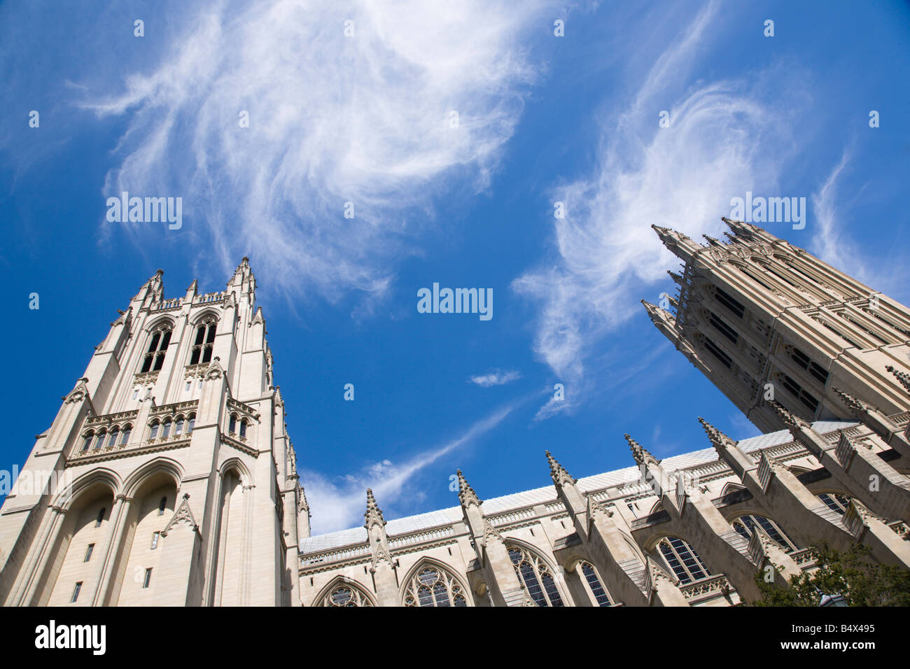 Cathedral windows exterior hi-res stock photography and images - Alamy
