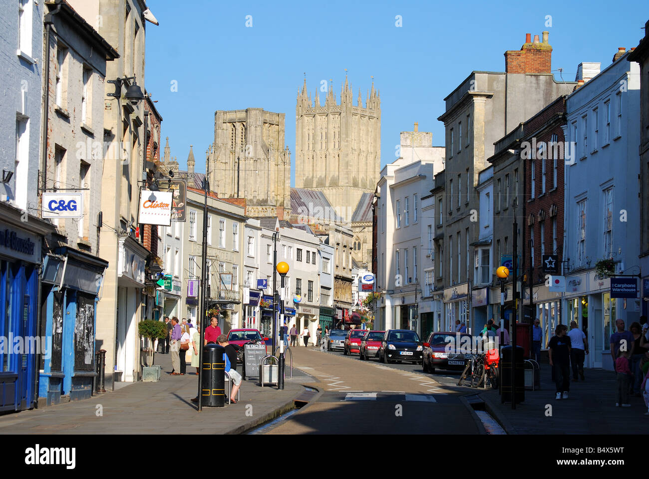 High street wells somerset england hi-res stock photography and images ...