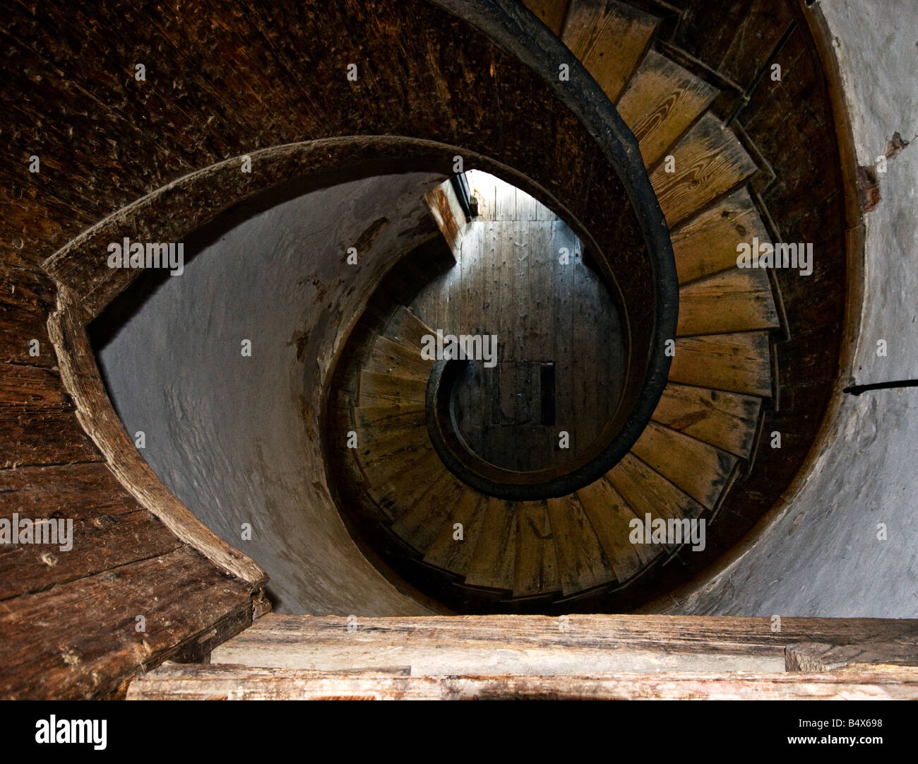 Spiral staircase castle hi-res stock photography and images - Alamy