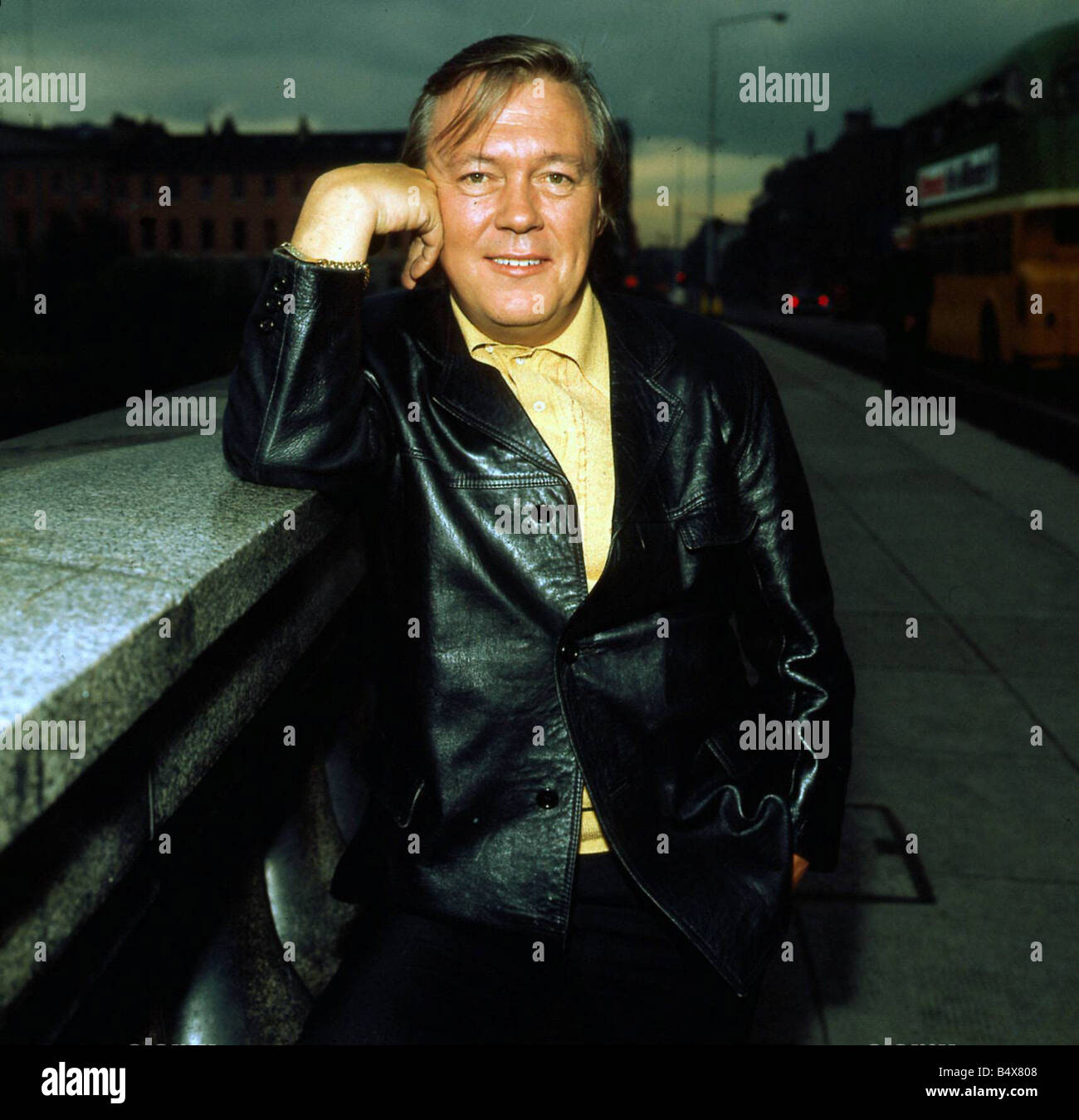 Matt monro hi-res stock photography and images - Alamy
