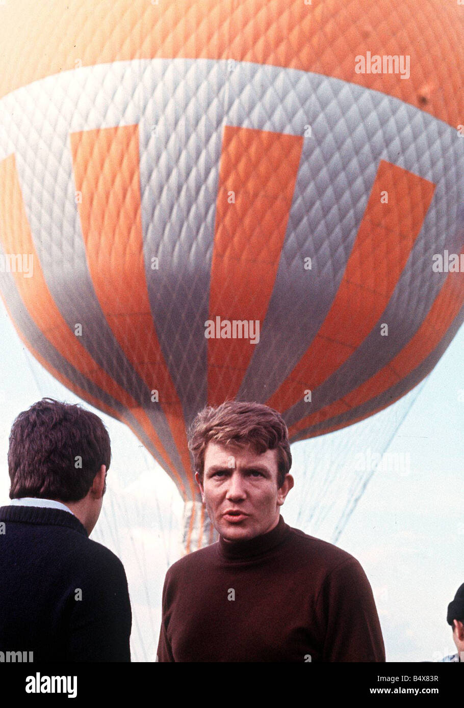 Albert Finney directing ballon scene Charlie Bubbles October 1966 Stock ...