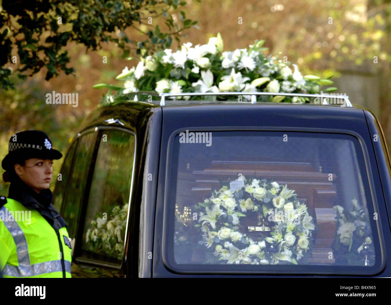 Funeral of Alexander Litvinenko A hearse arrives at Highgate Cemetery ...