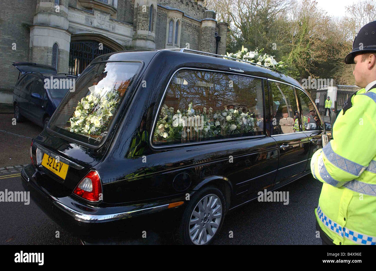 Funeral of Alexander Litvinenko A hearse arrives at Highgate Cemetery ...