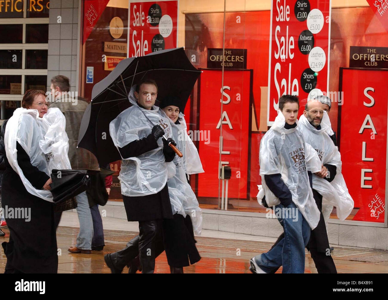 Rain london winter hi-res stock photography and images - Alamy