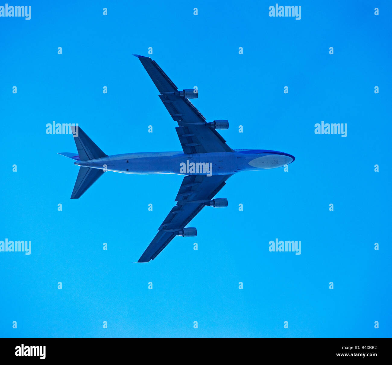 Airplane, sky, horizontal hi-res stock photography and images - Alamy