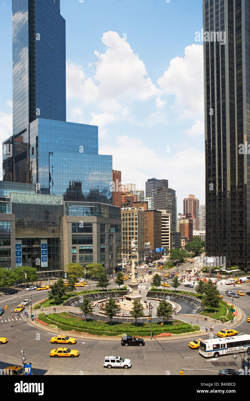 Traffic roundabout in busy urban setting Stock Photo - Alamy