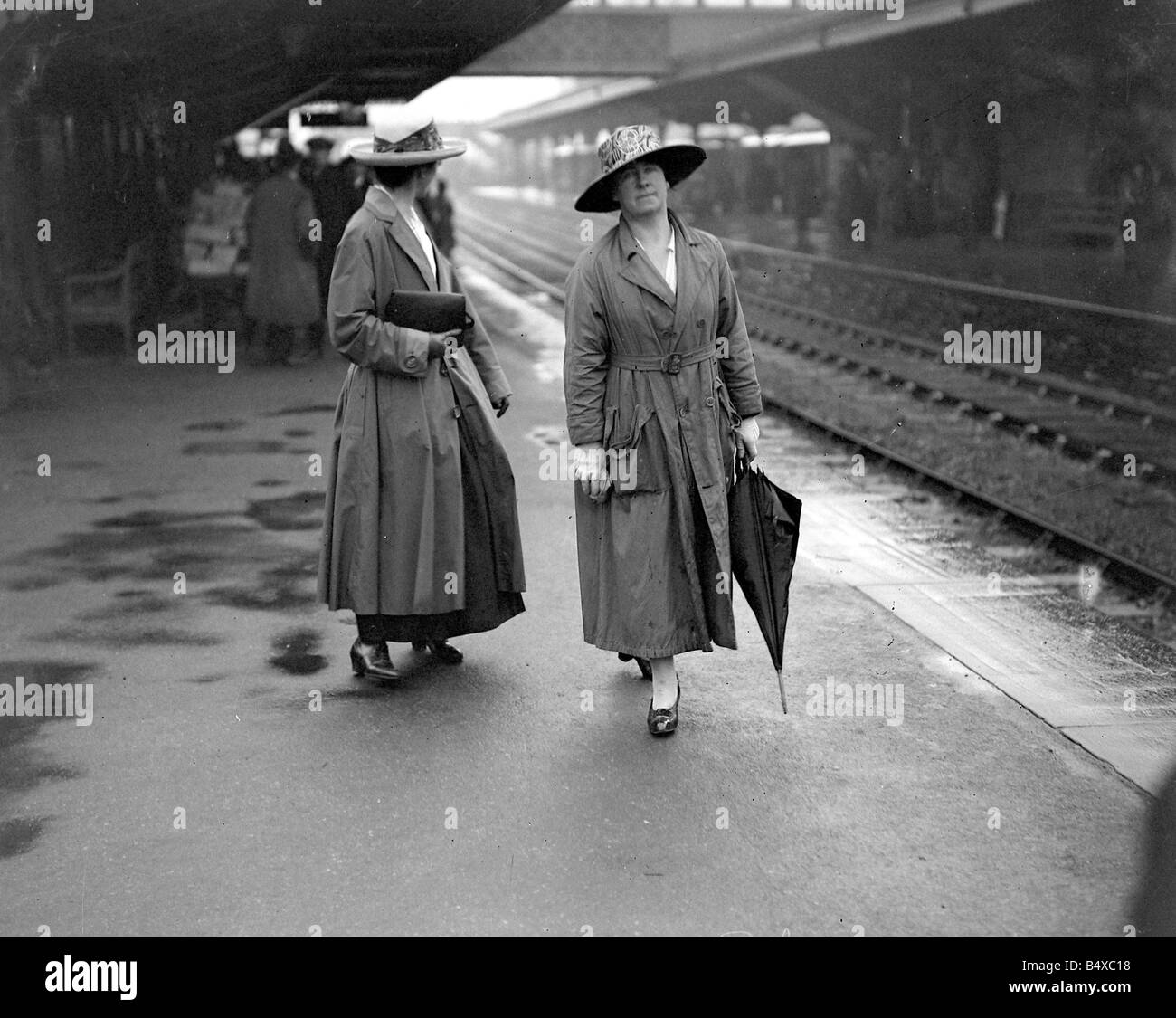 Miss Phillips and Miss Griffiths seen here on their way to the trial of ...
