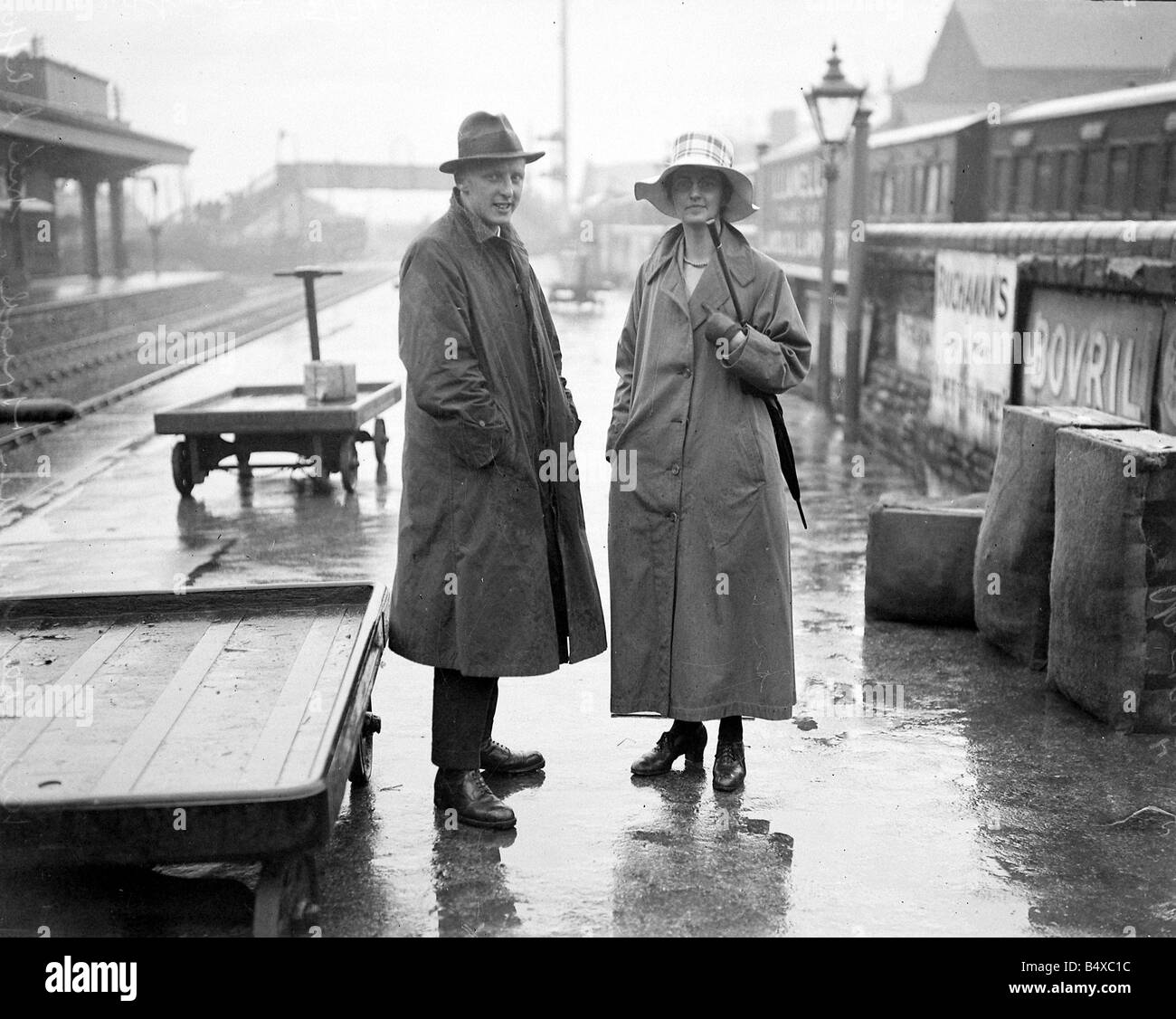 Mr and mrs jones hi-res stock photography and images - Alamy