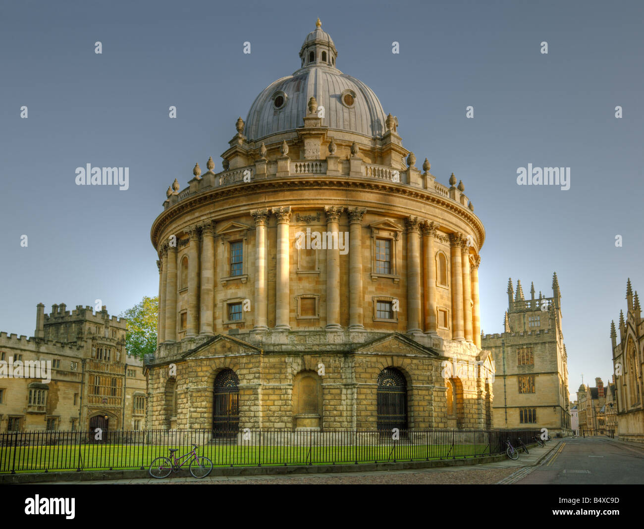 John radcliffe camera hi-res stock photography and images - Alamy