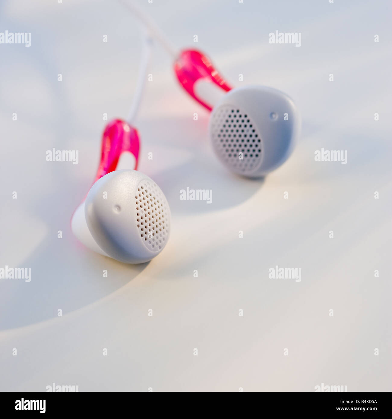 Ear buds hi-res stock photography and images - Alamy