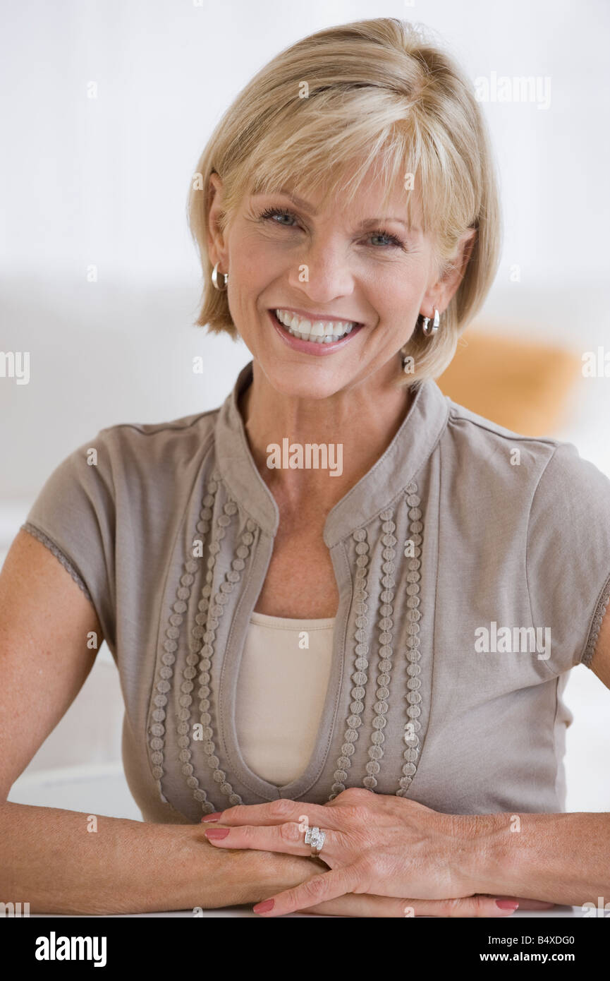 Portrait of mature woman Stock Photo - Alamy