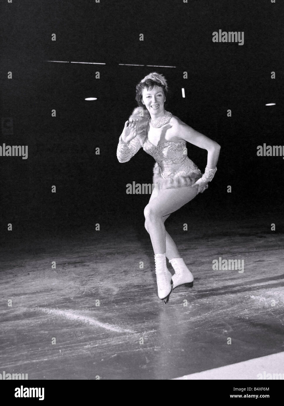 Shapely legs hi-res stock photography and images - Alamy