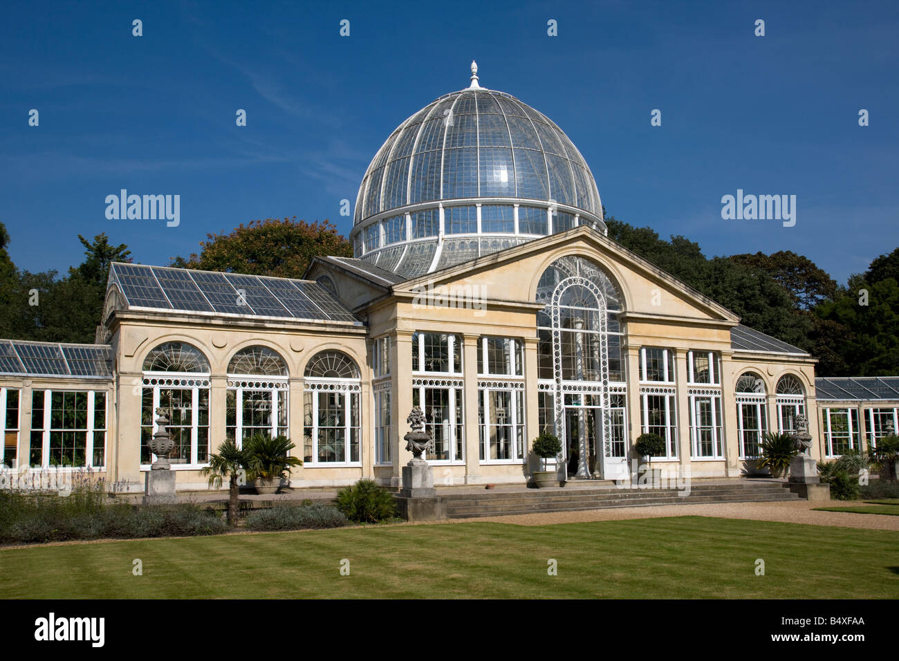 Conservatory park hi-res stock photography and images - Alamy