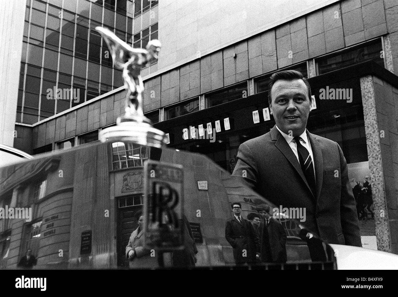 Matt monro hi-res stock photography and images - Alamy