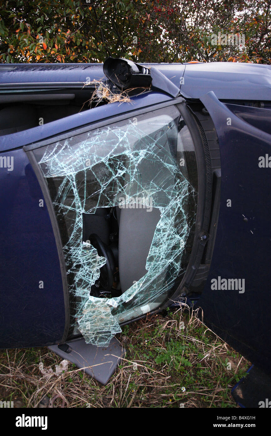 Wreckage crash damage car hi-res stock photography and images - Alamy
