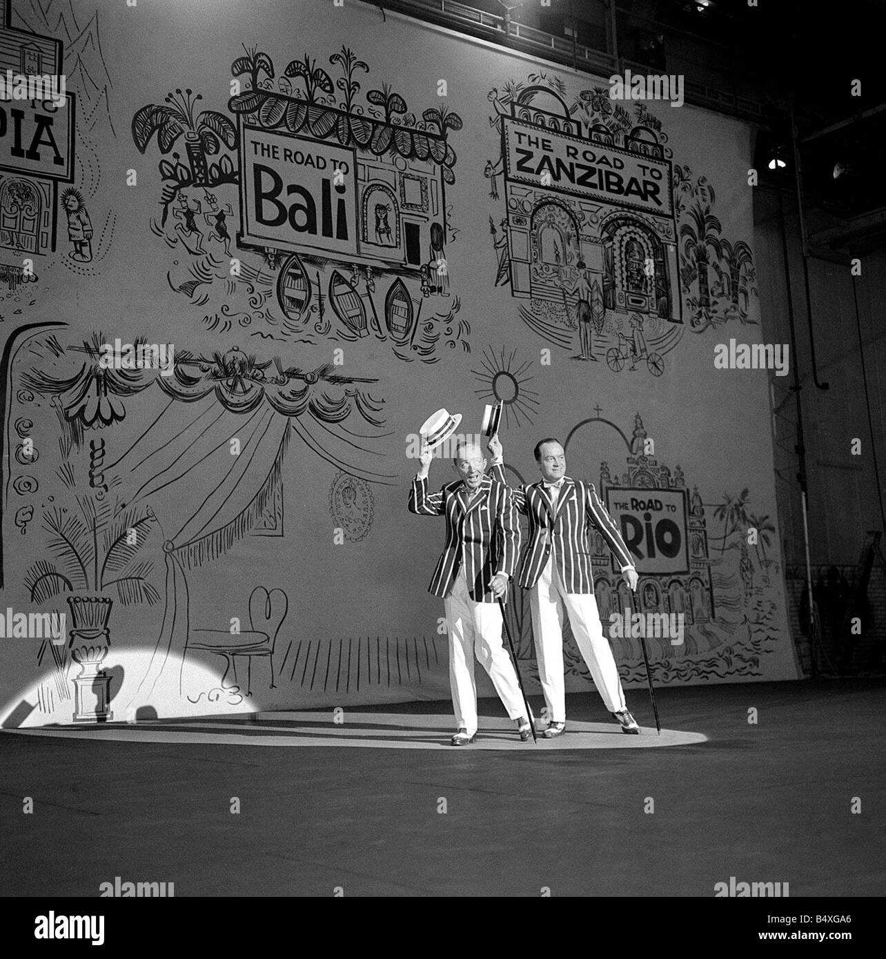 Bing crosby and bob hope hi-res stock photography and images - Alamy