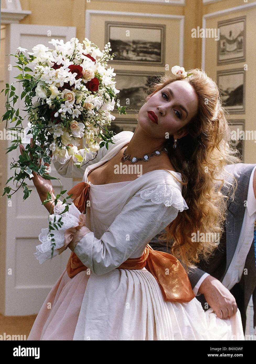 Jerry Hall Supermodel Dressed As Lady Hardwicke At The Chelsea Flower ...