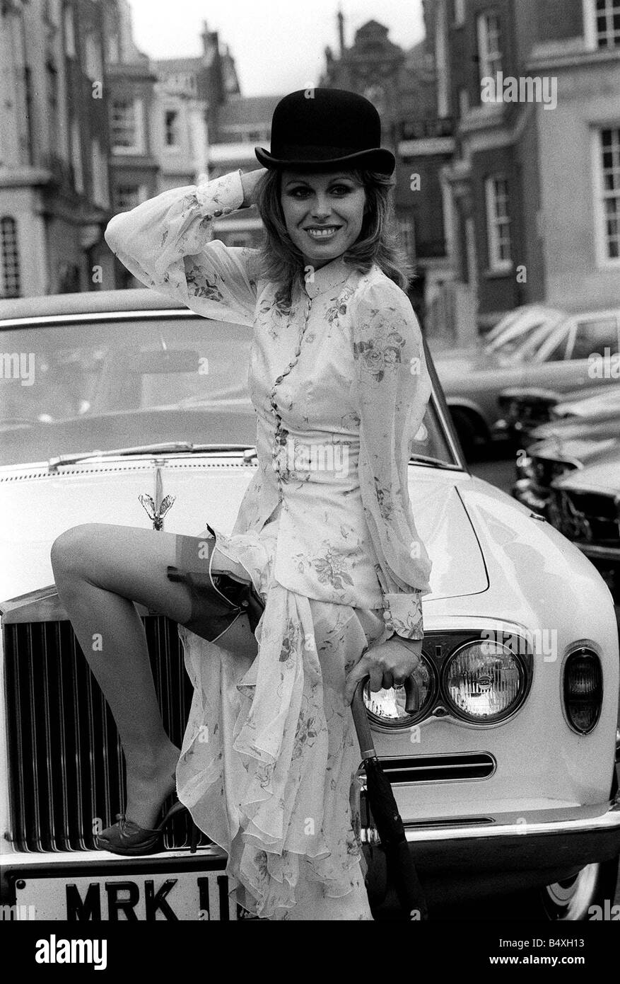 Joanna lumley avengers hi-res stock photography and images - Alamy