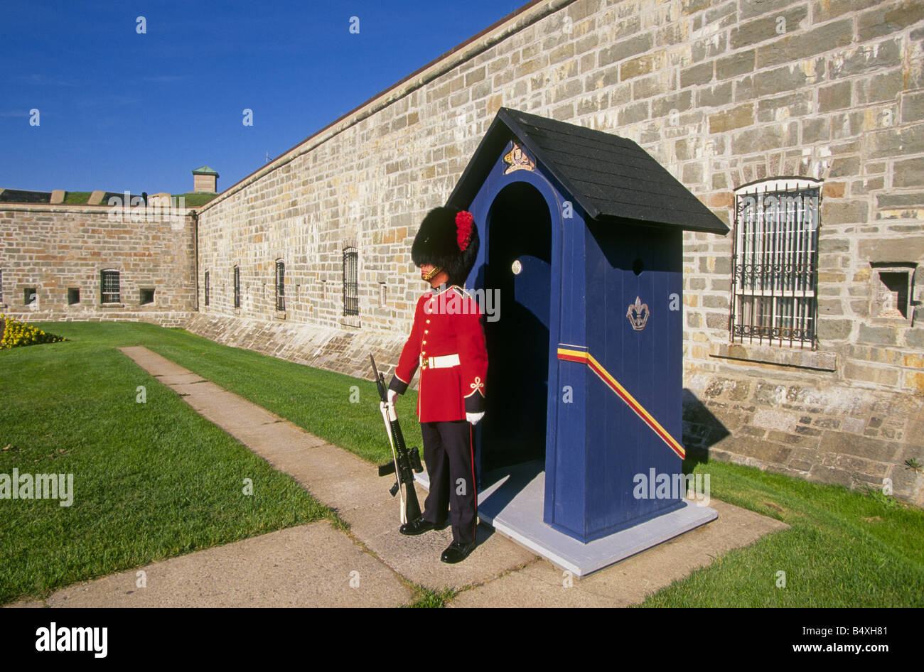 Royal 22nd regiment hi-res stock photography and images - Alamy