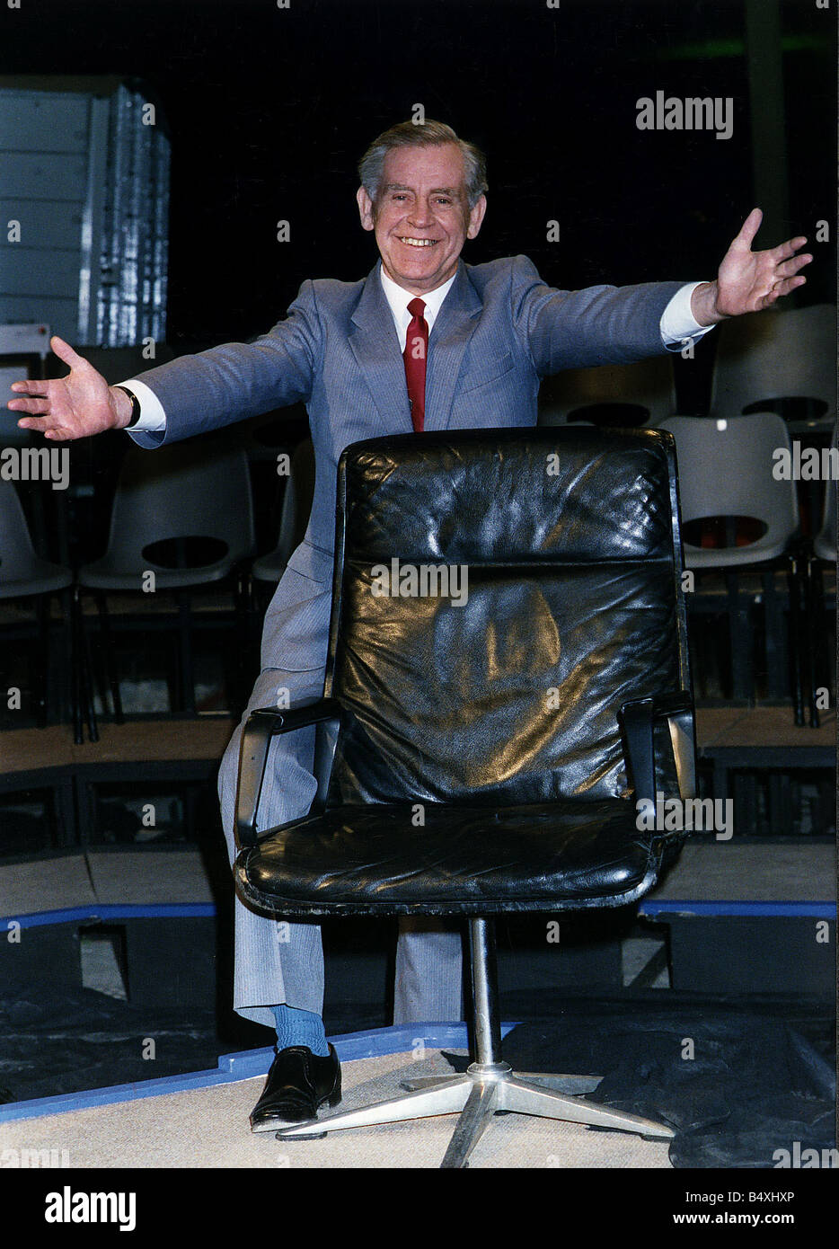 Magnus Magnusson from Iceland TV Presenter of BBC TV knowledge ...