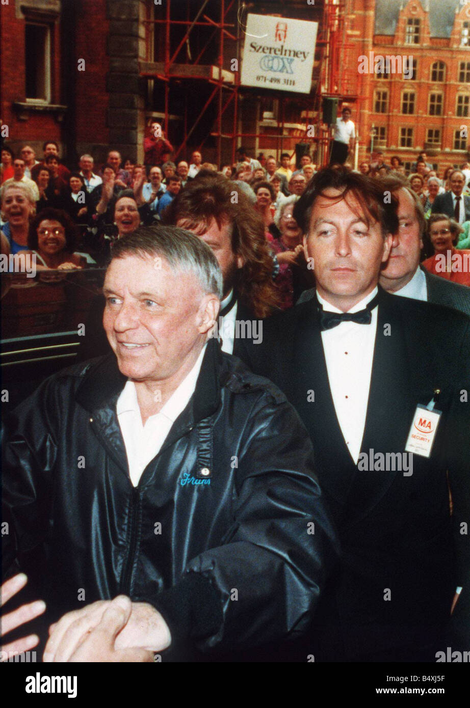 Frank sinatra the royal albert hall hi-res stock photography and images ...