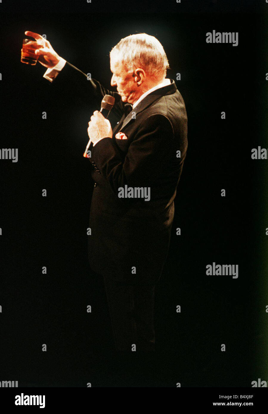 Frank sinatra the royal albert hall hi-res stock photography and images ...