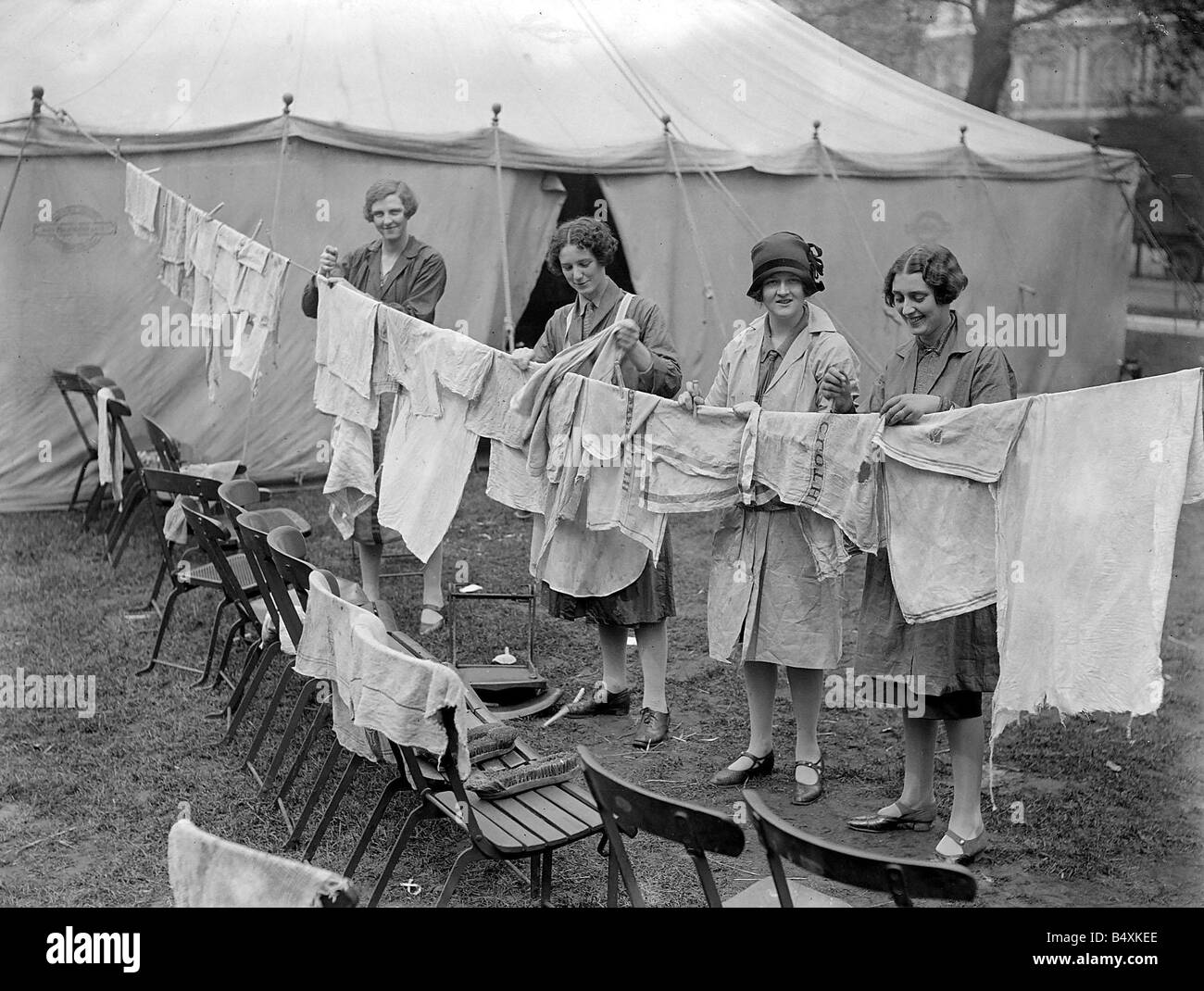 General Strike Scene May 1926 End of general strike scene Hanging out ...