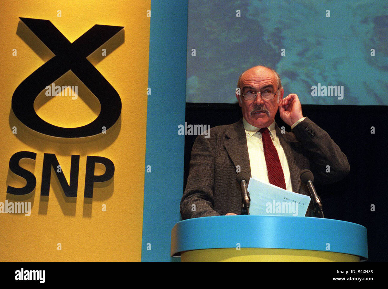 Actor Sean Connery April 1999 speaking at SNP party rally Stock Photo ...
