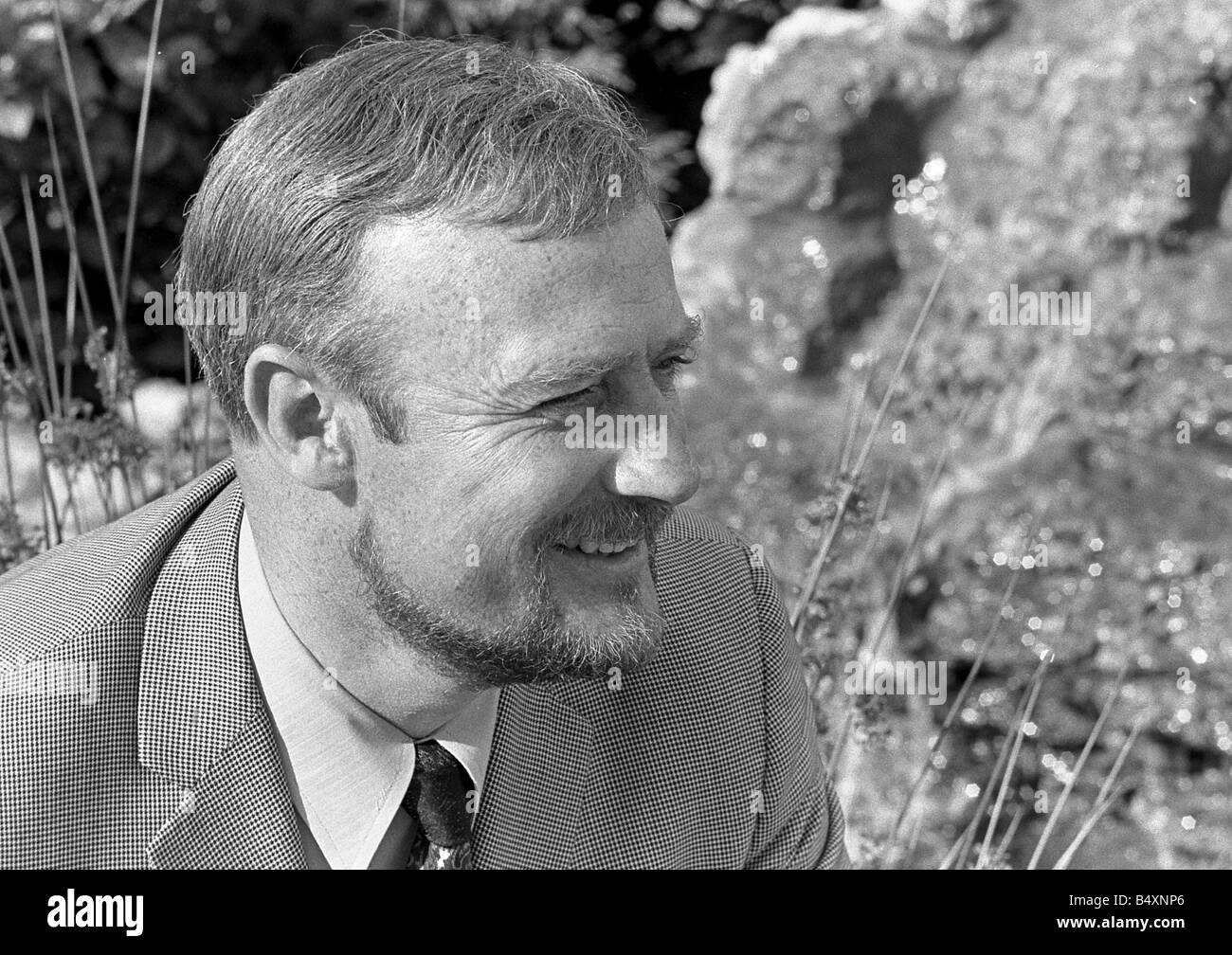 Edward woodward actor hi-res stock photography and images - Alamy