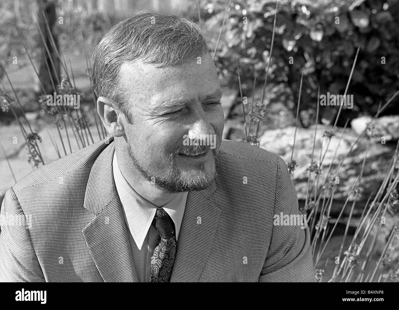 Actor Edward Woodward s. Circa 1972 Rev2791 Stock Photo - Alamy