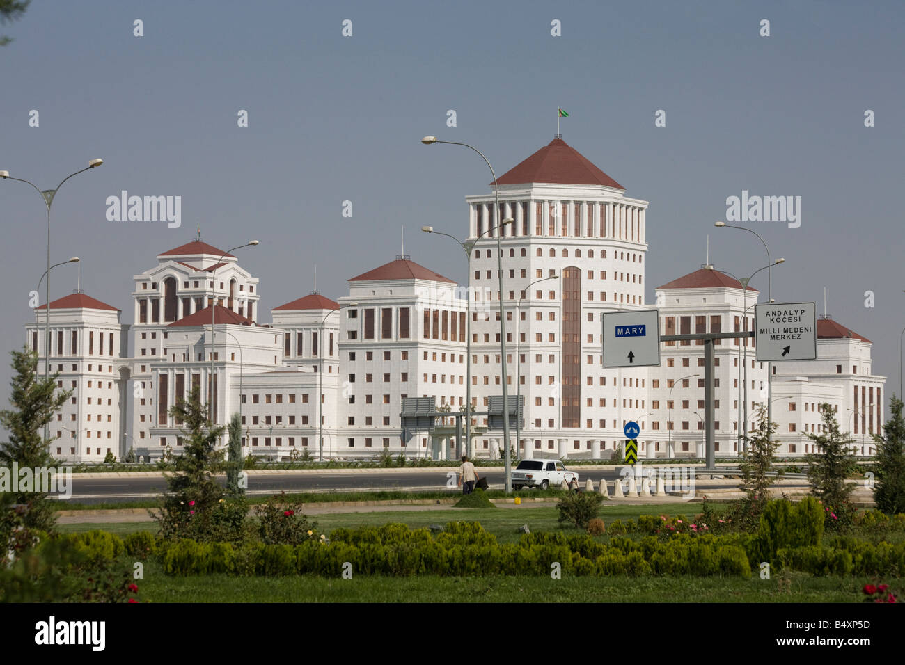 new marble clad buildings in Ashgabat, Turkmenistan Stock Photo - Alamy