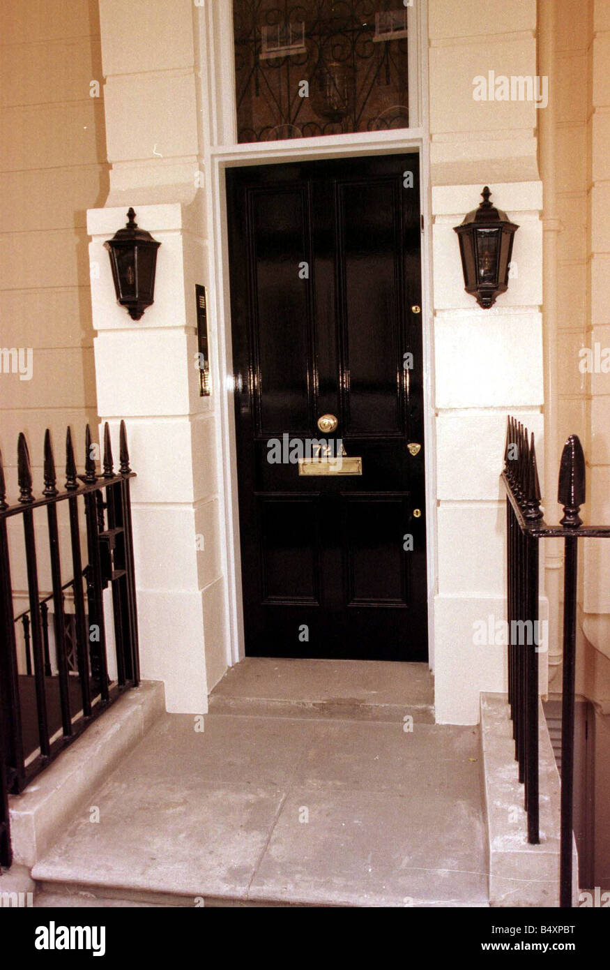 72a Elizabeth Street London November 1999 flat where Lord Lucan lived ...