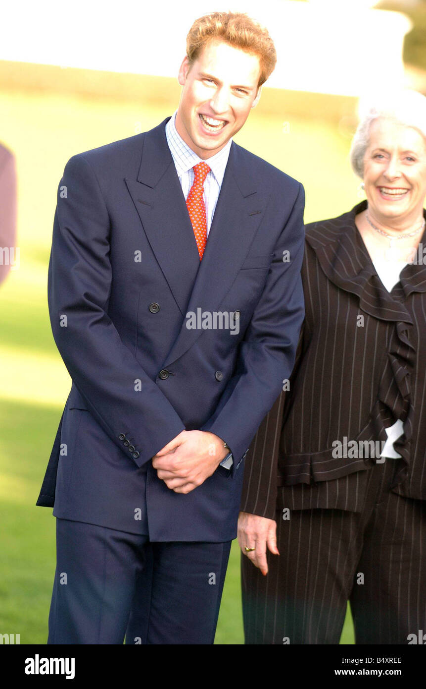 Prince William plants a Golden Totara tree in the grounds of government ...