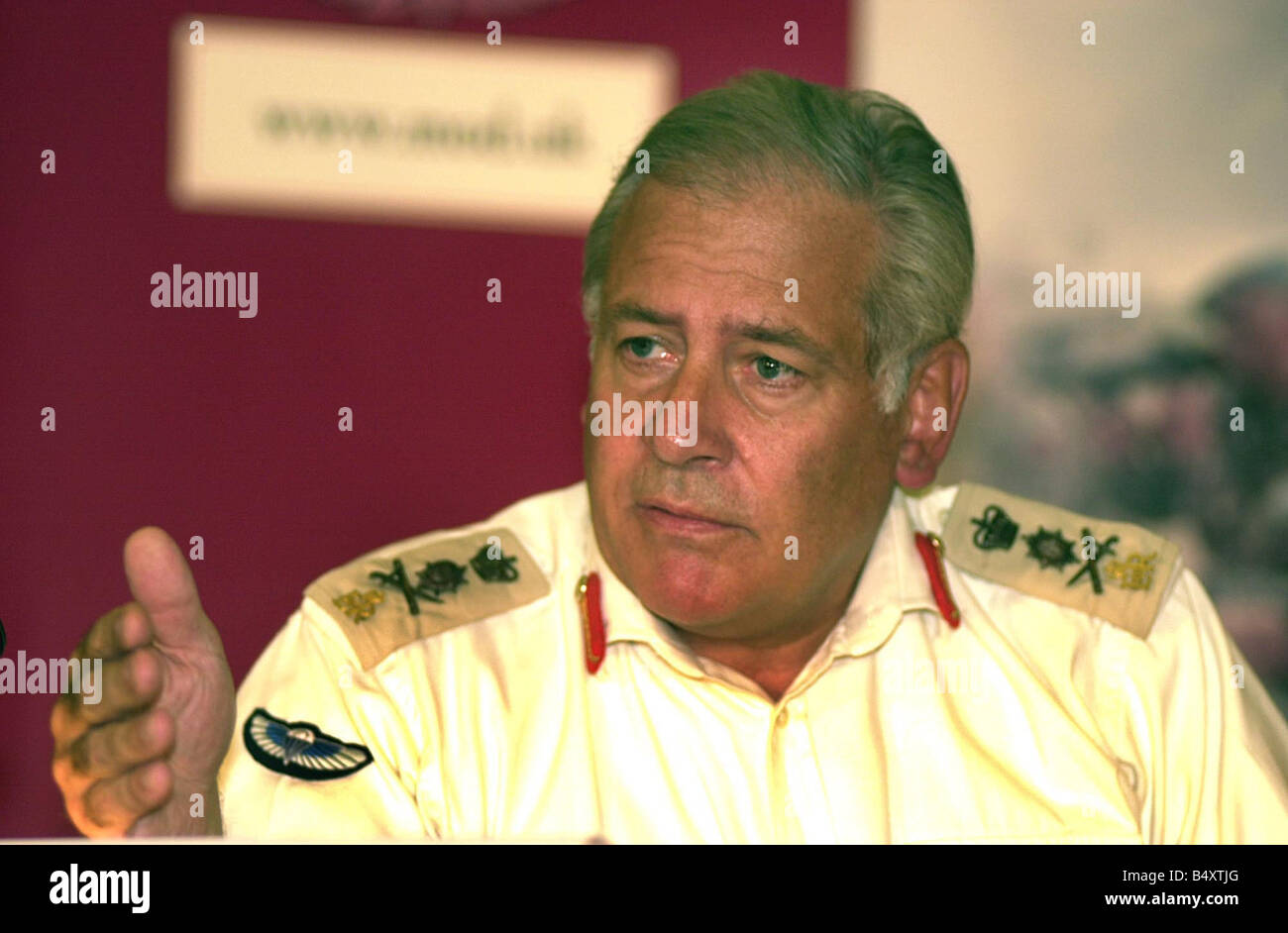 MOD briefing by Sir Charles Guthrie Chief of the Defence Sep 2000 Staff ...