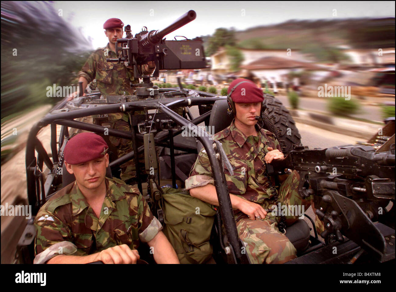 STOCK Paratroopers May 2000 from the British RAPID REACTION FORCE ...