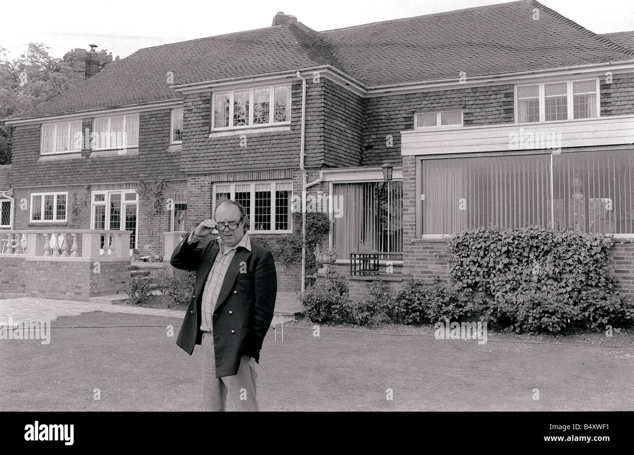 Comedian Eric Morecambe Sunday People series on one of Britains best ...