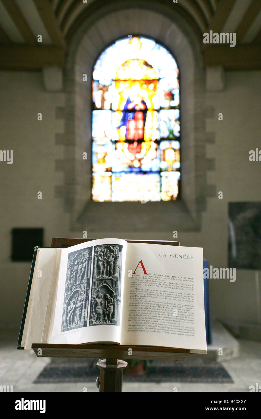 Lectern church hi-res stock photography and images - Alamy