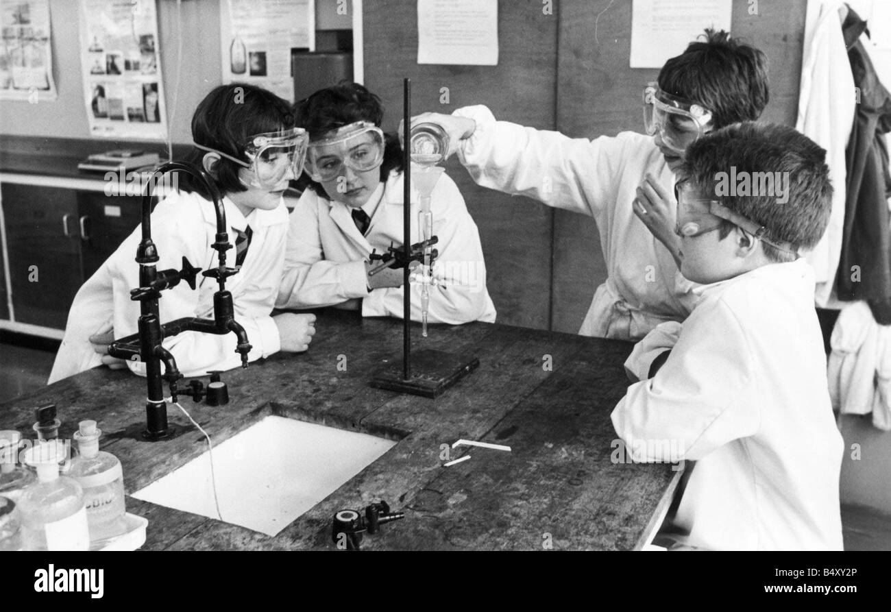 1980s laboratory hi-res stock photography and images - Alamy